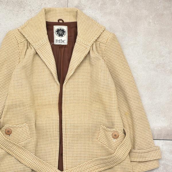 【発売日：2021年10月23日】【実寸】・着丈110cm・身幅47cm・肩幅39cm・袖丈52cm【表記サイズ】・size タグ記載なしレディース約Sサイズ相当※必ず実寸をご確認お願い致します。【ブランド】・nibe【生産国】・タグ記載な...