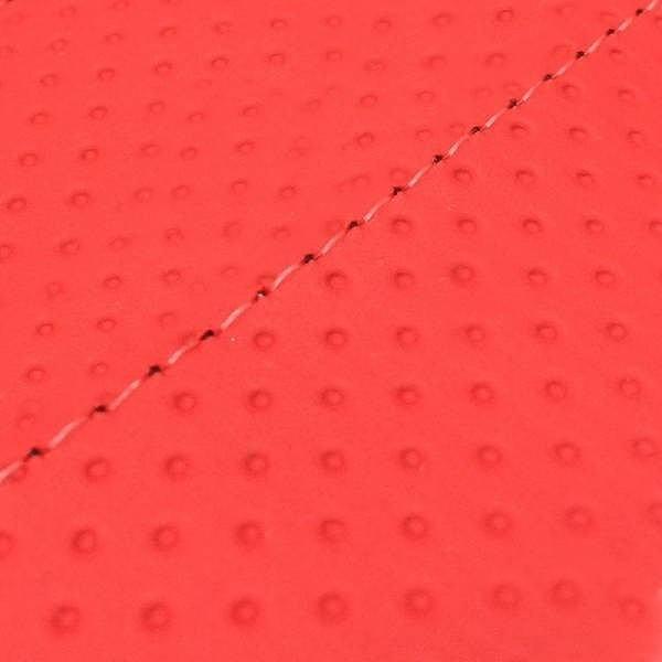 車種毎に専用の型から制作している全て国内自社生産のオリジナルシートカバーです。型の制作から生地の仕入れ裁断縫製までを一貫して自社で行っており、限りなく品質を追求したシートカバーとなっております。永くお使い頂けるよう、耐久性を考慮して厚めの生...