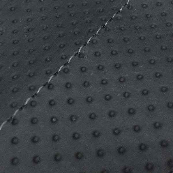 車種毎に専用の型から制作している全て国内自社生産のオリジナルシートカバーです。型の制作から生地の仕入れ裁断縫製までを一貫して自社で行っており、限りなく品質を追求したシートカバーとなっております。永くお使い頂けるよう、耐久性を考慮して厚めの生...