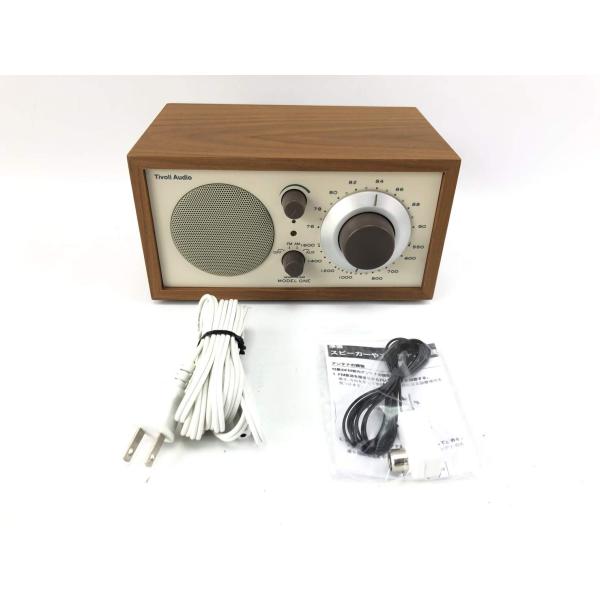 （中古品）Tivoli Audio 高級ラジオ Model One クラシックウォールナット/ベージュ TVJPM1CLA商品写真はサンプル写真となっております。写真の商品が届くわけでは御座いません。用途機能として最低限の付属品はお送りいた...