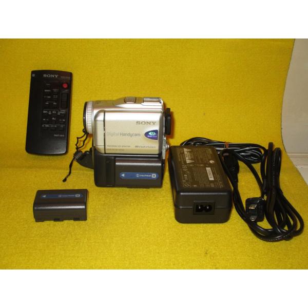 （中古品）SONY DCR-PC101 デジタルビデオカメラ miniDV商品写真はサンプル写真となっております。写真の商品が届くわけでは御座いません。※通常の中古品のほか、メーカーにて動作点検・調整された「リファービッシュ品」をお届けする...