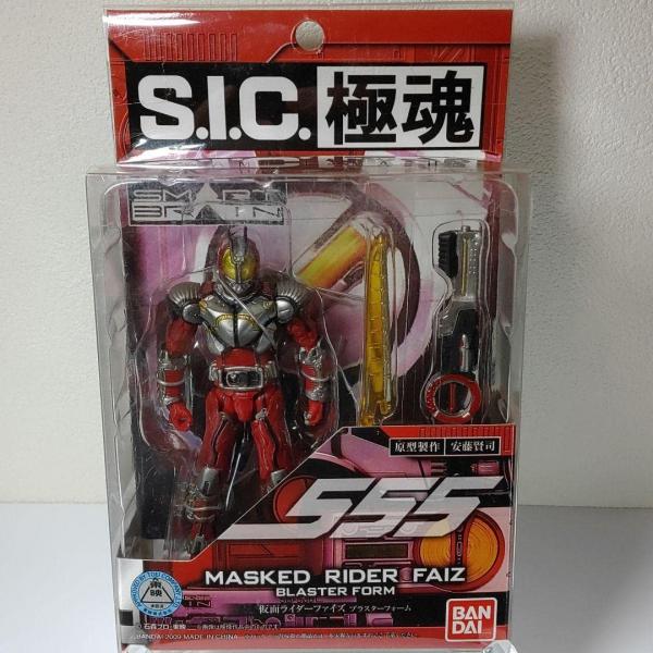 （中古品）TAMASHII NATIONS S.I.C.極魂 仮面ライダーファイズ ブラスターフォーム商品写真はサンプル写真となっております。写真の商品が届くわけでは御座いません。用途機能として最低限の付属品はお送りいたしますが取扱説明書、...