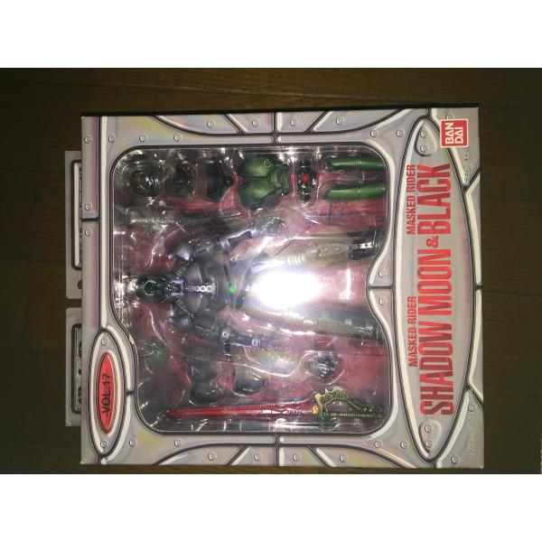 （中古品）TAMASHII NATIONS S.I.C. Vol. 17 シャドームーン &amp; 仮面ライダーブラック商品写真はサンプル写真となっております。写真の商品が届くわけでは御座いません。用途機能として最低限の付属品はお送りいた...