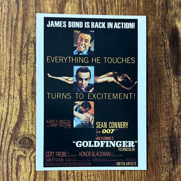 切手を貼ってそのまま送ったり、荷物にメッセージカードとして同封したり、気持ちを伝えるのなら、やっぱり手書きのカードが一番！小さな額に入れたり、敢えてそのまま飾ったりと手軽なインテリアとして楽しむことができるポストカードは定番の雑貨アイテムで...