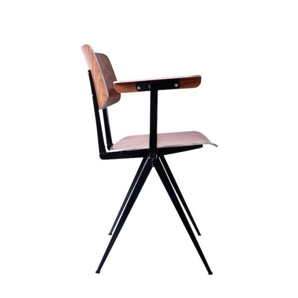 オランダのミッドセンチュリーのスタイルを確立させたインテリア家具メーカー「Galvanitas(ガルファニタス)」のアームチェア。主に学校やオフィス、ダイニングホールなどの公共施設で使用されてきた「S.16」シリーズのデザインイメージを残し...