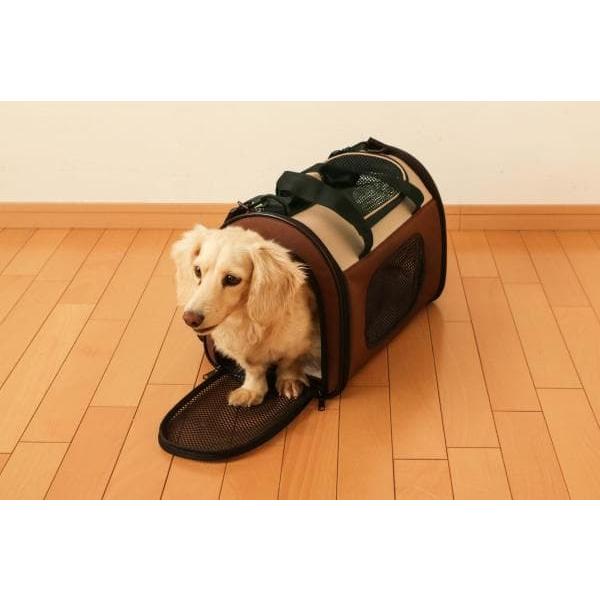 ［※お取り寄せ商品です※］組み立て、折りたたみが簡単なペットキャリーです。本体内側は汚れをふき取りやすいPVC加工です。肌触り抜群のふわふわマットが付いています。【適応種】 チワワ、ポメラニアン、猫等品番　POTC-410AJAN　 496...