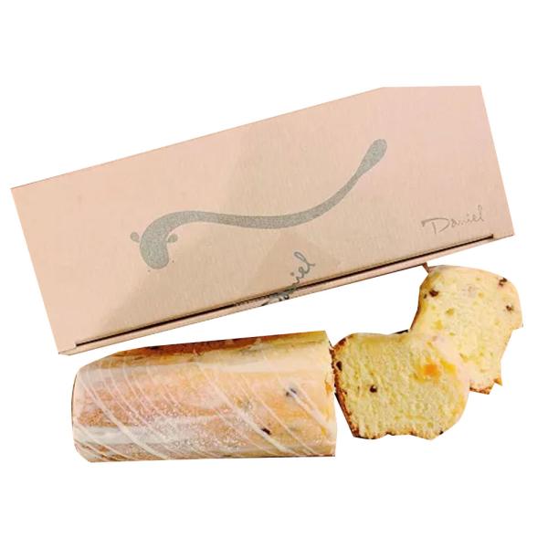 通称「白うなぎ」には上質なバターたっぷりの生地に、クリームチーズ、ホワイトチョコを錬り込んで焼き上げ、ホワイトチョコレートで繊細にコーティングしています。（小）約 16cm※クール便は選択式となっております。夏季などクール便をご希望の方はご...