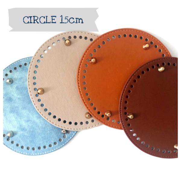 【発売日：2020年12月11日】:::MATERIAL:::ポリウレタン合皮:::COLOR:::オプションにてお選びください※デニムはむら染め加工の為、色味の出方が1個ずつ違います:::SIZE:::直径：約15cm厚さ：約4mm(リベ...