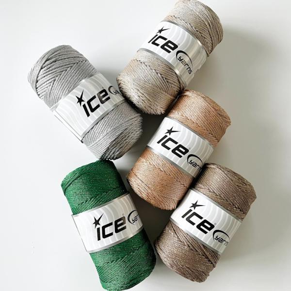 【発売日：2022年05月19日】:::MATERIAL:::ポリエステル87%・メタリックリュレックス13%:::COLOR:::オプションにてお選びください:::SIZE:::重さ：約200ｇ長さ：約125m使用針：3-4mm(棒針3-...