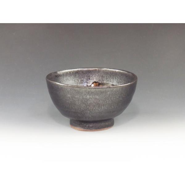 見込みの白釉装飾が印象的な雰囲気を醸す艶消しのぐい呑！　窯元　　：　陶修窯 (鈴木 秀行）　サイズ　：　80(W) X 80(D) X 46(H)mm　重量　　：　100g　木箱　　：　特製桐箱 個装　　：　小川和紙包装