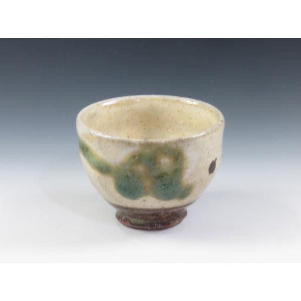 粉引きの器に緑の泥漿で筒描き装飾した清涼感あるぐい呑！！　窯元　　：　大原 拓也　サイズ　：　67(W) X 67(D) X 51(H)mm　重量　　：　80g　木箱　　：　特製桐箱 個装　　：　小川和紙包装