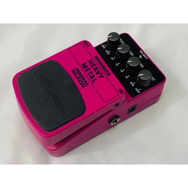 ■特徴BEHRINGER HEAVY METAL HM300は、鋭く攻撃的なハイゲイン・ディストーションサウンドを手軽に楽しめるエフェクターです。厚みのある歪みとエッジの効いたトーンが特長で、ハードロックやヘヴィメタル、ラウド系サウンドまで...