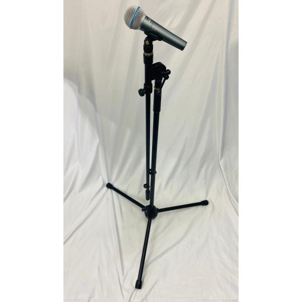 ■SHURE BETA 58A シュアー ダイナミックマイク マイクスタンド付■特徴明るい中音域と、近接効果を抑制する低音域のロールオフを実現し、耐久性を高めるスチールメッシュグリル、不要なノイズを抑えるショックマウント、優れたSN比を実現...