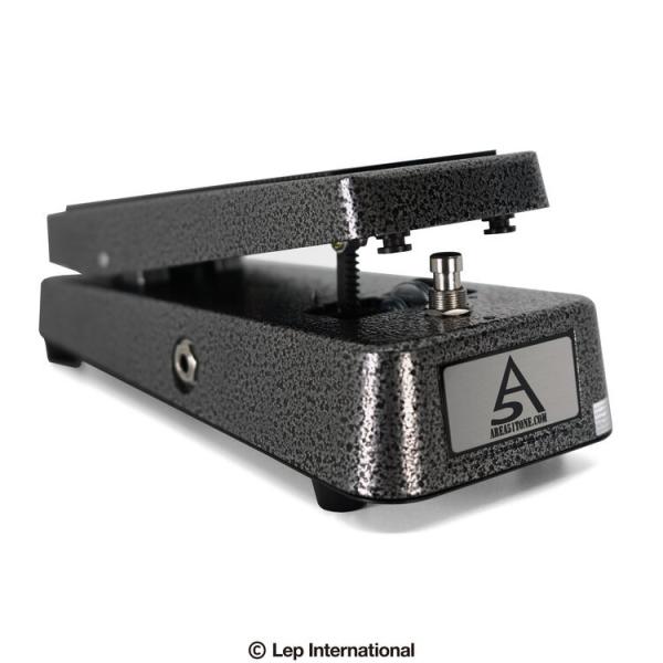 手抜き無しのスーパーワウ！ON/OFF切替可能なバッファ回路を内部に搭載！ファズペダルと同時に使用する際などに最高のパフォーマンスを発揮します！（OFF時にはトゥルーバイパスとなります）このワウはまさにレコードから聞こえるようなビンテージト...