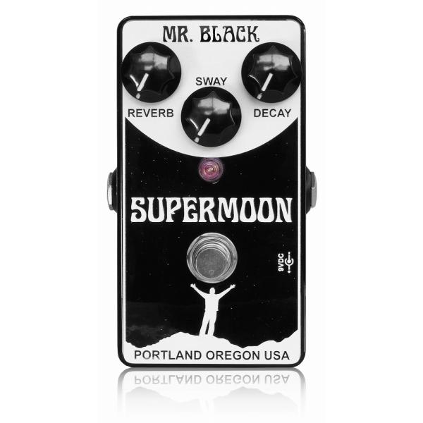 宇宙。無数の微粒が我々を横切る銀河を漂う音を感じなさい引力は関係なく空間で体を反らせればおもむくままに軌道を描く無数の微粒エコーは闇へ流れ込み優しく深淵へと消えていくそう、これがSUPER MOON永遠かのような洞窟DC9Vセンターマイナス...