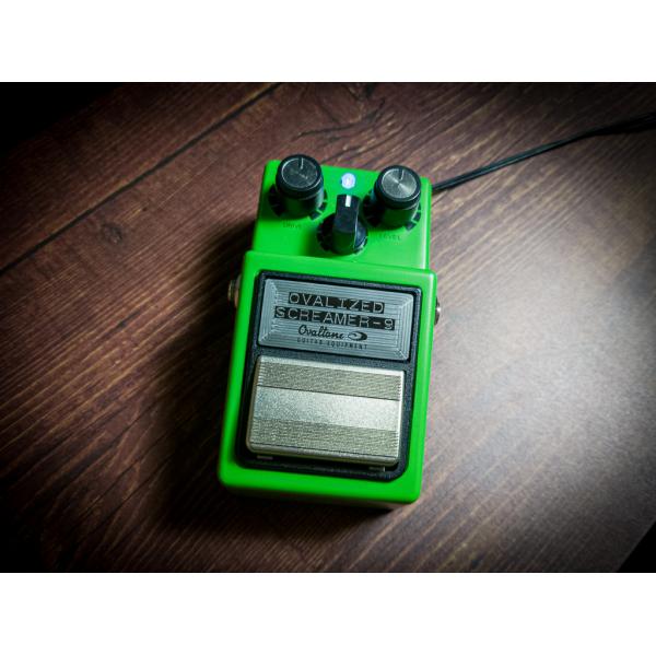 TSの周波数レンジの範囲を逸脱せずに、ダイナミックレンジ方向のクリアさと立体感を拡大したModです。DRIVEの下限を引き下げ、クリーン〜ローゲインクランチを得意とします。ブースト用途でもコシのあるタイトなサウンドに仕上げます。TONEの効...