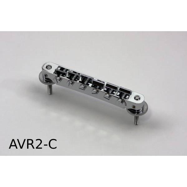 AVR2は、ABR-1スタイルのブリッジの代替品です。ほとんどのUSA製ギターのABR-1スタイルブリッジに適合します。サドルは溝加工無し仕様になっています。弦高、イントネーション調整後、ブリッジ本体とスタッドをイモネジで固定する独自の特許...