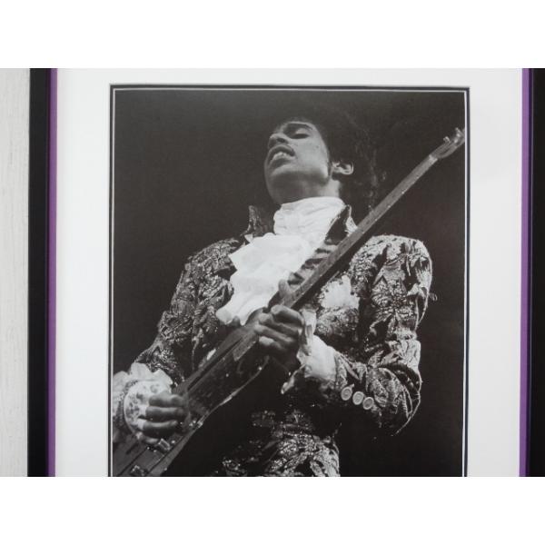 ●プリンス/アートピクチャーの額装品●Prince.Austin Texas 1985/Photo by David Seelig.●ピクチャーサイズ（約38cmx28cm） ●額/木製/アクリル仕様　外枠寸法　約53cｍｘ42cｍ 専用箱...