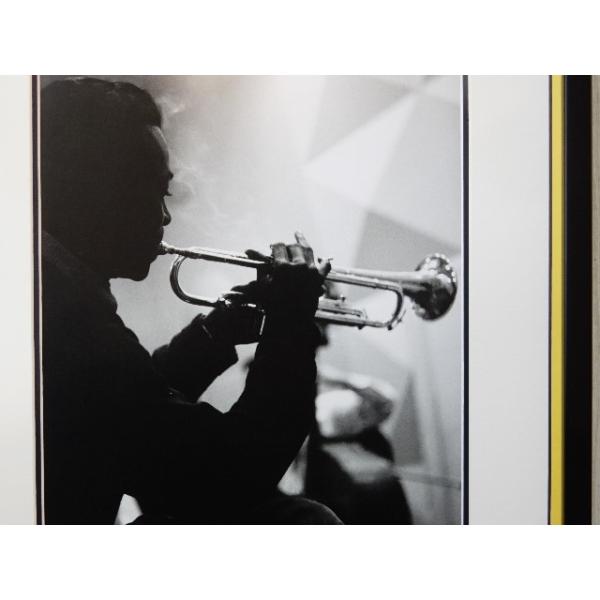 ●Miles Davis/Recording Studio.NY.1951/アートピクチャーの額装品●アートピクチャーサイズ（約31cmx23cm）●額/木製/ブラック/アクリル仕様　外枠寸法　44cｍｘ37cｍ　専用箱、吊下げ備品付●2m...
