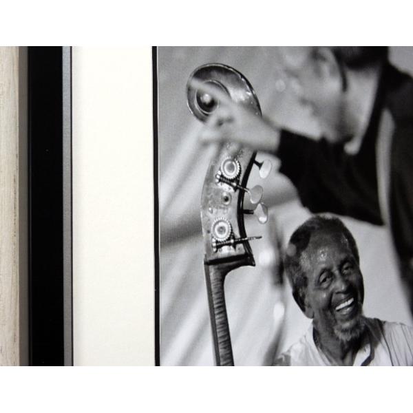 ●Percy Heath and Jimmy Heath.New Orleans Jazz Festival.2002/アートピクチャーの額装品●アートピクチャーサイズ（約31cmx24cm）●額/木製/黒額/アクリル仕様　外枠寸法　約44...