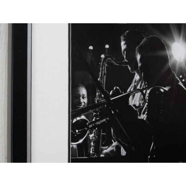 ●ファッツ・ナバロ/アレン・イーガー/Royal Roost.New York 1949/アートピクチャーの額装品●アートピクチャーサイズ（約31cmx23cm）●額/木製/黒額/アクリル仕様　外枠寸法 44cｍｘ37cｍ　専用箱、吊下げ備...