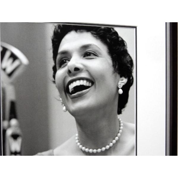 ●レナ・ホーン/ニューヨーク.1950/アートピクチャーの額装品 ●Lena Horne/in Studio, NYC.1950●アートピクチャーサイズ（約25mmx25cm）●額/木製/ブラック/ガラス仕様　外枠寸法　37cｍｘ37cｍ　...