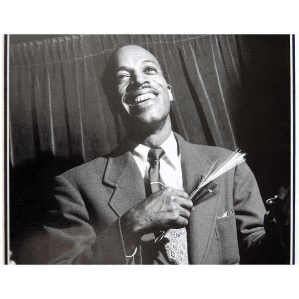 ●ジョー・ジョーンズ/アートピクチャーの額装品●Jo Jones 'Papa Jo'.Club Live. New York 1950●アートピクチャーサイズ（約28cmx22cm）●額装仕様/ホワイト＆ブラック ダブルマット/シルバーライ...