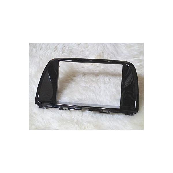 適合車種…’12/2月〜　MAZDA　CX-5特徴…CX-5の運転席に乗り込むとインパネのピアノブラックが目に入ってきますがナビゲーションセンターパネルが樹脂のままの材質で少しさびしく感じます。ナビゲーションセンターパネルをピアノブラックに...