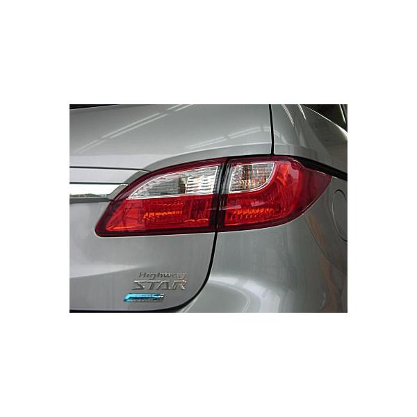 適合車種…’11/6月〜　NISSAN　ラフェスタ　ハイウェイスター特徴…純正テールランプの点燈しないトランク側バックライト下部のダミー部分を、シャインテールＫＩＴでスモール点燈させてリアテールランプのドレスアップをしてセイフティ−ドライブ...