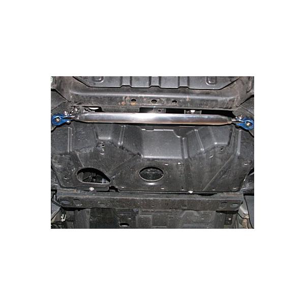 適合車種…’12/6月〜　NISSAN　NV350　キャラバン　E26（4WD車不可）特徴…NV350キャラバンE26専用のロアアームバーです。1BOX車特有のふらつきや荷物を積んだ時の不安定なボディーバランスを補正する商品です。 車両底、...