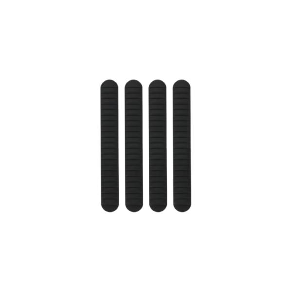 B5 Systems製のM-LOK レール カバーです薄型で滑らずソフトな素材を使用に表面のリブで確実なグリップを提供レール カバー１枚で 3つのM-LOKセクションを埋めます1セット：4枚入り