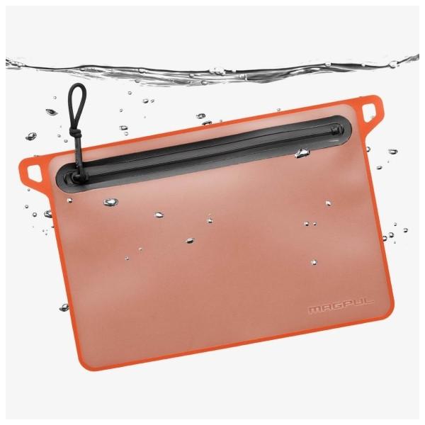 こちらのカラーはオレンジです。サイズ　ラージ翻訳DAKA Waterproof Window Pouchは大人気のDAKAポーチを完全防水仕様にしたポーチです。YKKジッパーはDAKAウォータープルーフポーチの側面に横向きに配置され、完全防...