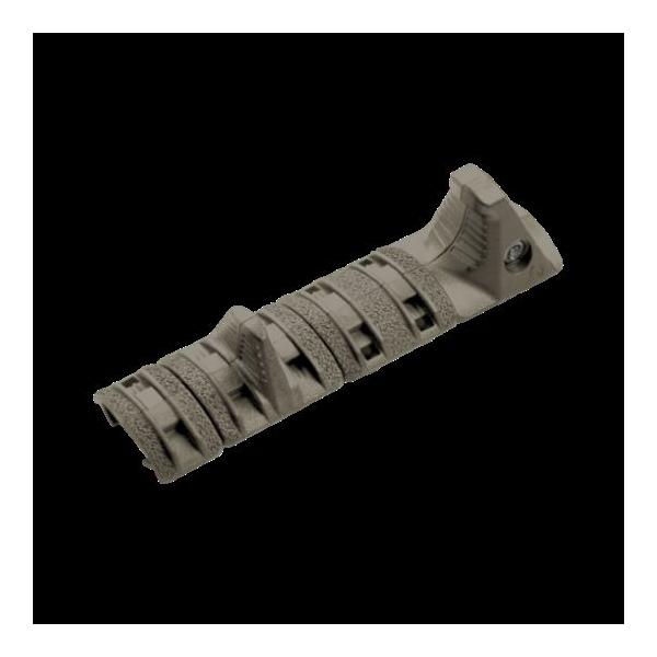 ハンドストップとパネルがセットになったキット支える手を置きやすくする為にハンドストップとエンハンスドパネルがセットになったXTM Handstop Kit。レールを挟み込むように取り付ける為、他のアクセサリーの移動や取り外しをせずに脱着が可...