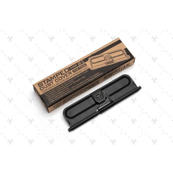 公式HP翻訳パッケージ内容x1 AR-15用スタンプダストカバー（組立済み）特徴古典的なミルスペックデザインと現代的なSIスタイルの理想的なブレンドSIアルティメットダストカバー（UDC）は、強化された保護のための耐久性のあるスタンプ鋼の材...