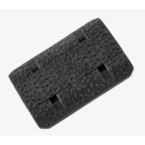 〈翻訳〉製品の詳細M-LOKタイプ2レイルカバーは、ほとんどのM-LOKアルミハンドガード(ノンポリマー)に直接装着できる薄型のツーピースカバーです。このM-LOKカバー6個入りパックは、向きを選ばないため、機能を損なうことなく好きな向きに...