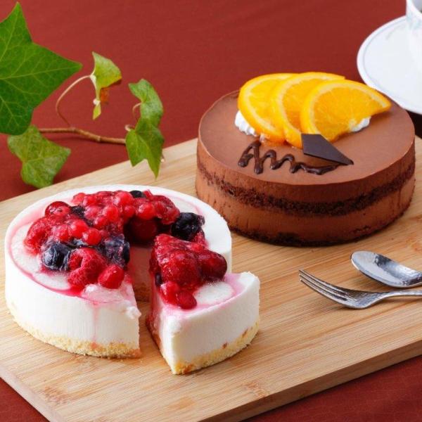 東京・表参道にある「カフェ・ル・ポミエ」は美と健康を追求したメニューを提供するおしゃれなカフェです。レアーチーズケーキにたくさんのベリーをトッピングしたベリーズチーズケーキは濃厚なチーズの味わいをベリーの酸味が引き立てます。チョコレートケー...