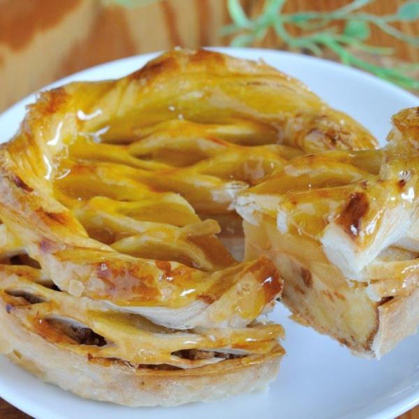 津軽産のりんごをじっくり煮込んで作ったりんごパイですギフト プレゼント ご褒美 贈り物 贈答品 送料無料 ご自宅用 中元 歳暮 御祝 お祝いお正月、バレンタインデー、ホワイトデー、母の日、父の日、敬老の日、クリスマス、お誕生日、記念日のプレ...