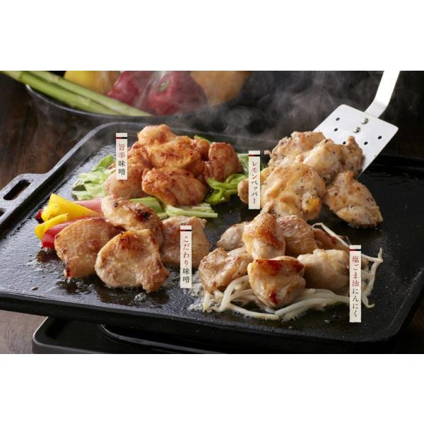 自社で養鶏場を持ち、丹精込めて育てたブランド鶏　九州産銘柄鶏華味鳥。水たき料亭でも使用し、お客様からも人気の銘柄鶏です。1羽から数グラムしか取れない、希少部位である“肩肉（手羽小間肉）”を使用。モモ肉のようにジューシーで、タレとの相性がよく...