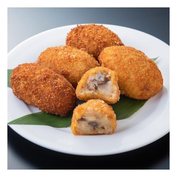 北海道産の馬鈴薯と鹿児島県産の黒毛姫牛の牛ミンチを合わせてコロッケにしました。お肉からでる旨味が馬鈴薯に染み込みより旨味が増します。個別に真空して発送するので使いたい分ずつお使いできます。内容量70ｇ×１０個原材料馬鈴薯（北海道産）、玉葱（...