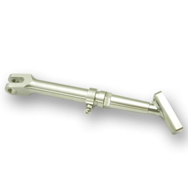 無段階でスタンド本体の全長をノーマル比±20mm(MAX40mmの伸縮)まで調整可能。高強度ステンレス材を贅沢に削り出し、中空仕上げとする事で剛性アップと重量増加を軽減。ZEPHYRシリーズの定番カスタムである「バンク角」確保や、ヒップアッ...