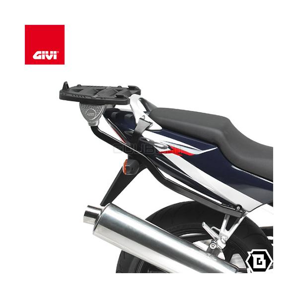 GIVI 252Fは、MONOKEYケースおよびMONOLOCKケースに対応した車種専用リアラックです。トップケースを安定して装着できるよう設計されており、ツーリングや通勤・通学時の積載性を大幅に向上します。車種専用設計により、高いフィッテ...