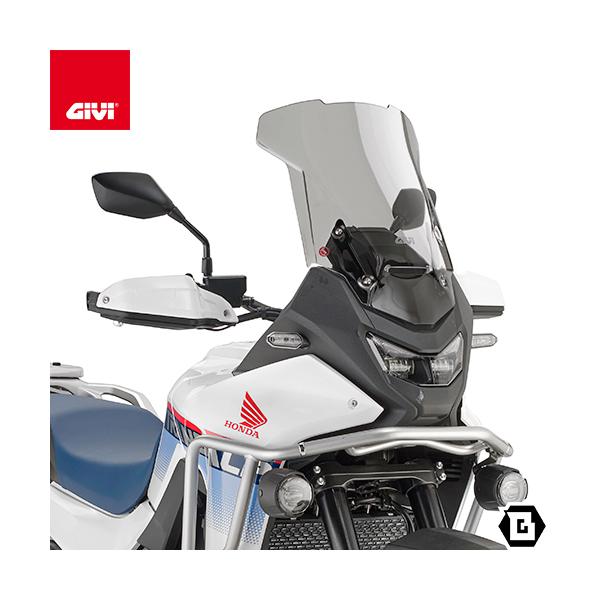 GIVI D1220Sは、車種専用スクリーンです。本スクリーンは追加部品無しで、純正スクリーンから本スクリーンに付け替えることが出来ます。スクリーンサイズは、47 x 37 cm (高さ x 横)となっており、純正スクリーンより7 cm 高...
