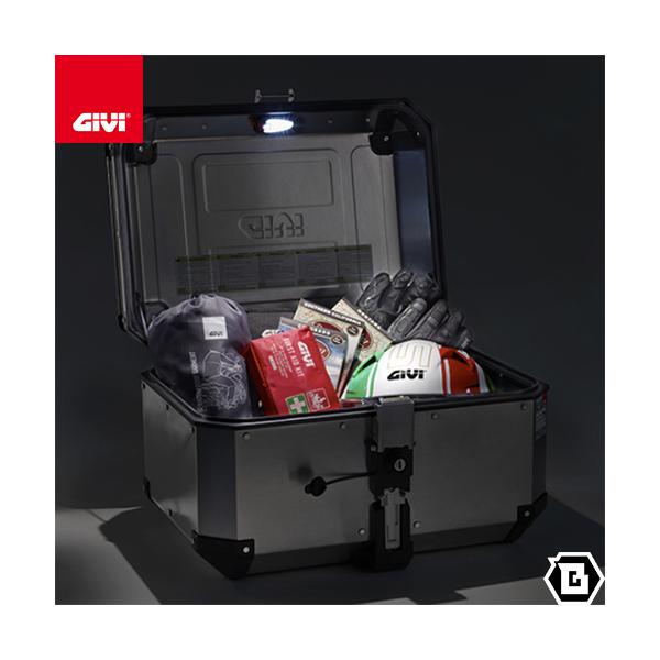 GIVI E198Bは、ハードケースに装着する、充電式インナーライトです。このインナーライトは、GIVIトップケースやサイドケース用に設計されており、ケースへの配線や穴開けが不要な充電式のため、手軽に取り外しや設置が可能。省電力のLED光源...