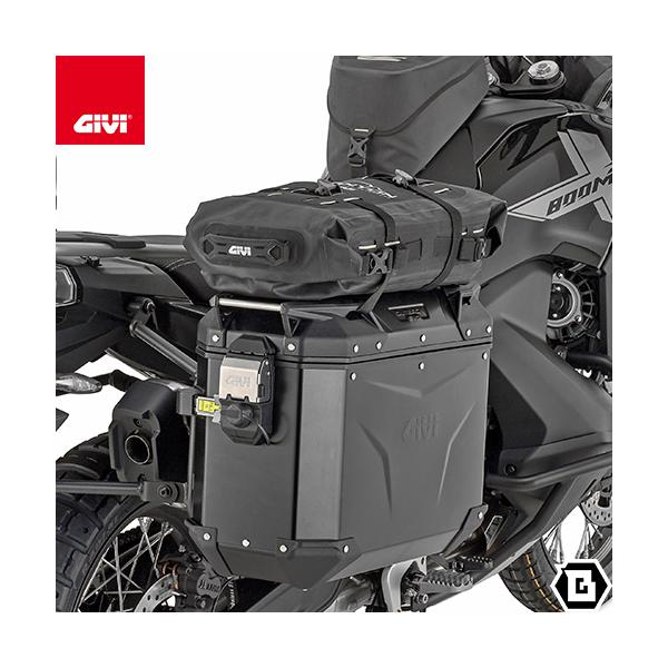 GIVI GRT724Bは、エンデューロやアドベンチャーツーリング向けに設計された、防水仕様の12Lカーゴバッグです。高強度840D TPUとHypalonを使用し、雨天や悪路でも安心して使える耐久性と防水性を実現しています。ダブルロールト...