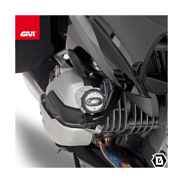 GIVI LS5113車種専用設計のフォグランプ取付キットです。車種専用設計により、フォグランプをスマートかつ確実に装着可能。専用エンジンガードを装着していない車両へ、追加フォグランプを取り付けるためのブラケットキットとなります。車体デザイ...