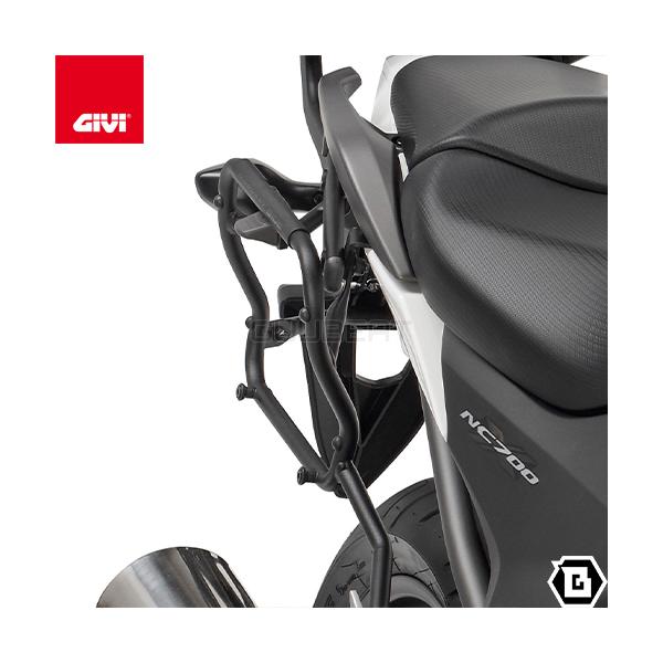 GIVI PL1111は、MONOKEYサイドケースまたはRETRO FITケースを装着するためのサイドケースホルダーです。スチール合金で構成されており、耐久性のあるホルダーです。【適合車種】HONDA NC750S / NC750S DC...