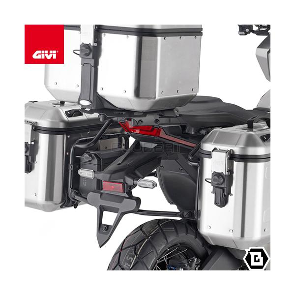 GIVI PLO1188MKは、MONOKEYサイドケースを装着するためのPL ONE-FIT サイドケースホルダーです。直径18mmの管状スチールのフレームで構成されており、MONOKEYサイドケースを装着するための専用パーツ（OFMK）...