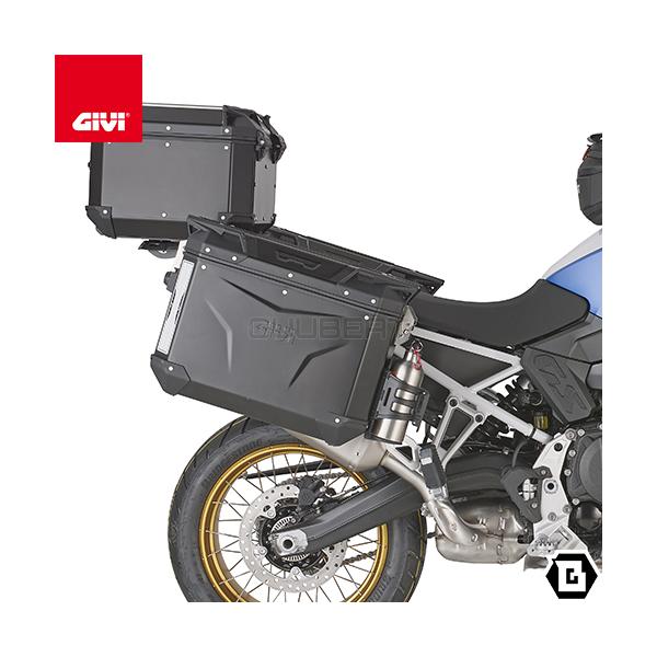 GIVI PLO5145CAMは、TREKKER OUTBACKシリーズ サイドケースを装着するためのMONOKEY CAM-SIDE サイドケースホルダーです。直径18mmの管状スチールのフレームで構成されており、TREKKER OUTB...