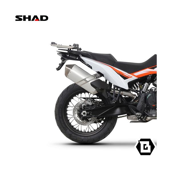 The SHAD Top Master fitting allows mounting a top case onto the motorcycle. It is a fitting specifically designed por ea...