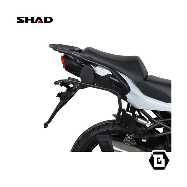 The SHAD Top Master fitting allows mounting a top case onto the motorcycle. It is a fitting specifically designed por ea...